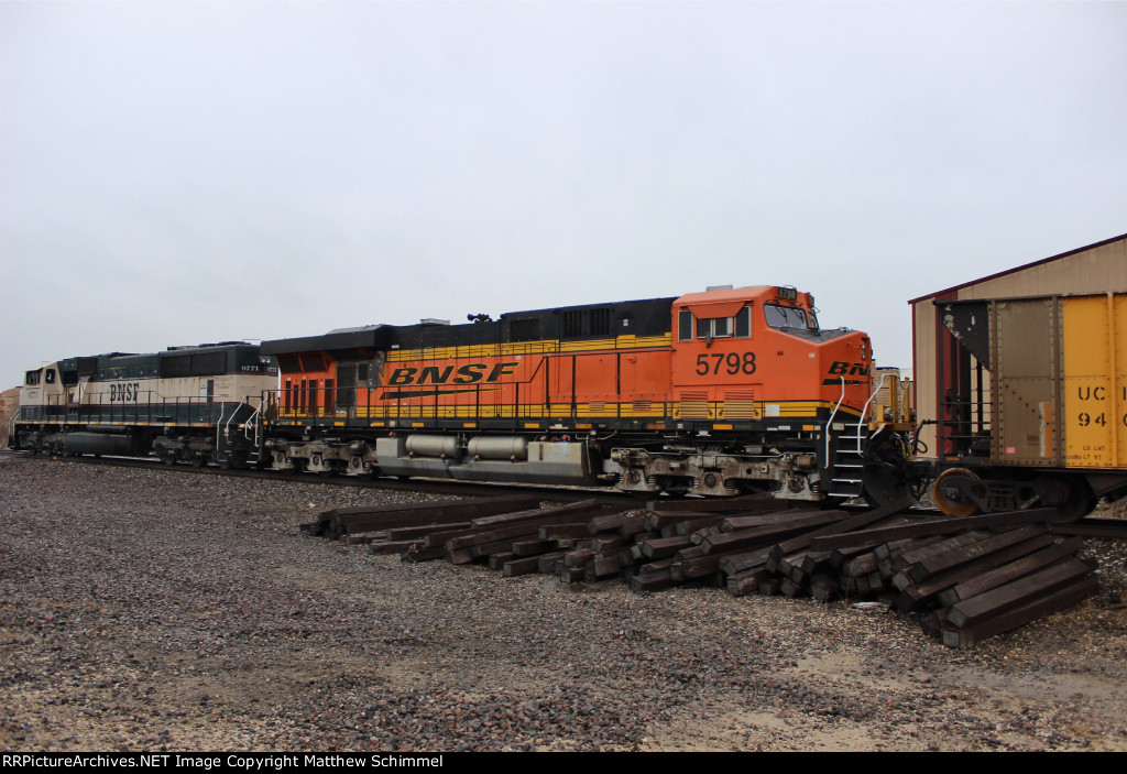 BNSF 5798